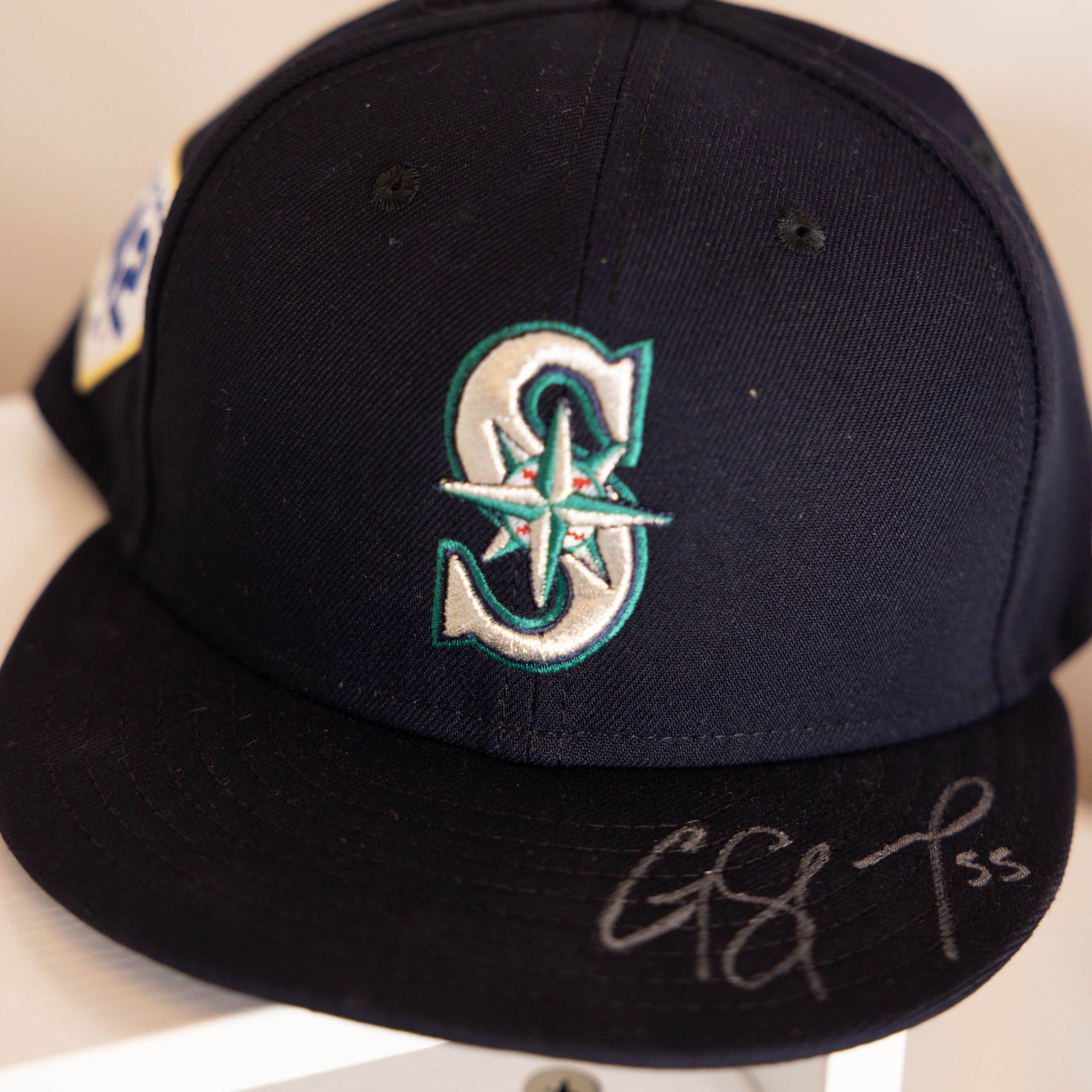 Seattle Mariners Gabe Speier Signed Hat Auction | Tiny Turnip